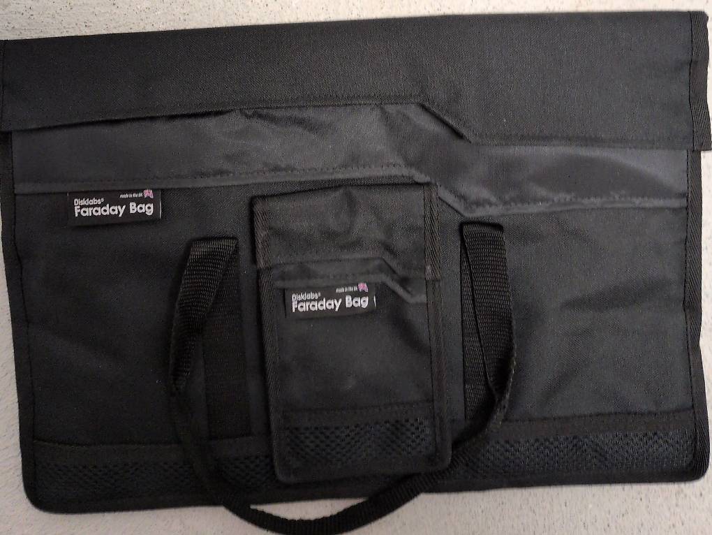 Faraday Bag Laptop Shield LS1& Phone Shield PS1 im Kanton St. Gallen ...