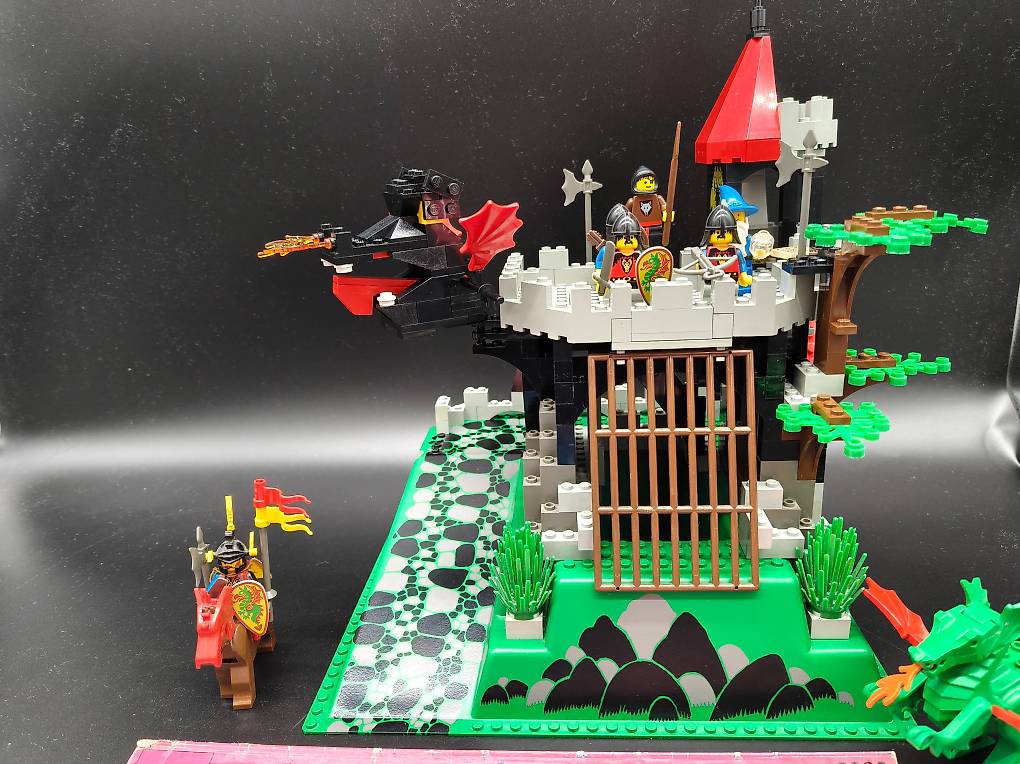 Lego 6082 Fire Breathing Fortress Ritterburg im Kanton Uri - tutti.ch