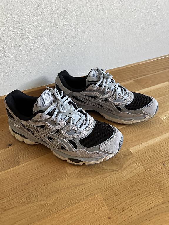 Asics gel nyc Gr44/ US10 im Kanton Solothurn - tutti.ch