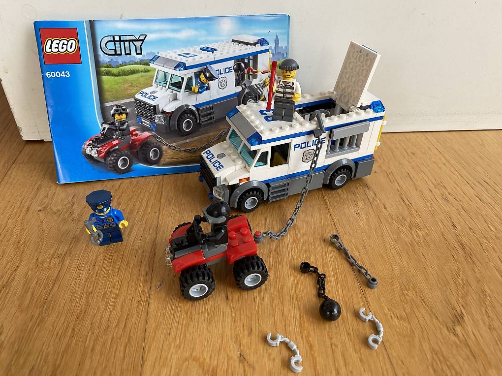 Lego City 60043 Flucht aus dem Gefangenentransporter im Kanton Bern ...