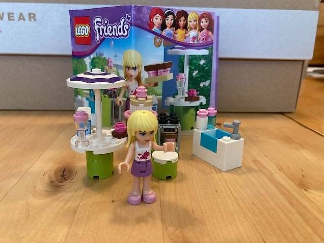 Lego Friends 3930 Stephanie's Backspaß im Garten im Kanton Zürich ...
