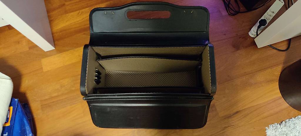 Schwarzer Aktenkoffer aus Leder Canton Lucerne - tutti.ch