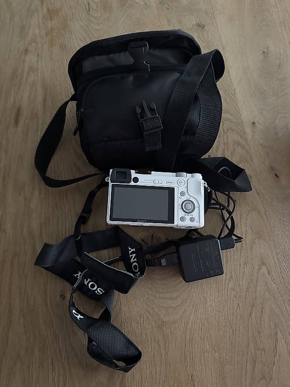 Neuwertige Sony Alpha 6000 im Kanton Zürich - tutti.ch