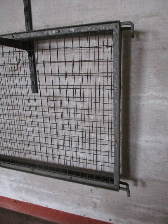 2x Absperr-Gitter 343,5 cm Eisen-Gitter Tor Garten Zaun im Kanton ...