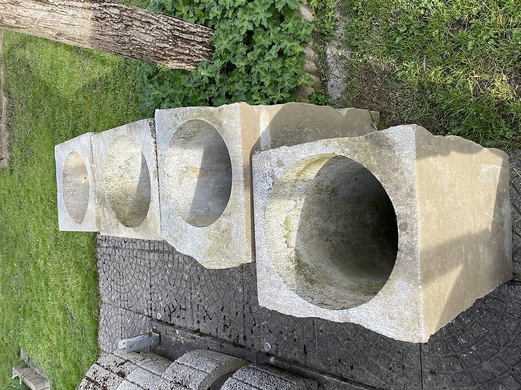 Granitstein / Granitblock mit Loch im Kanton Aargau - tutti.ch