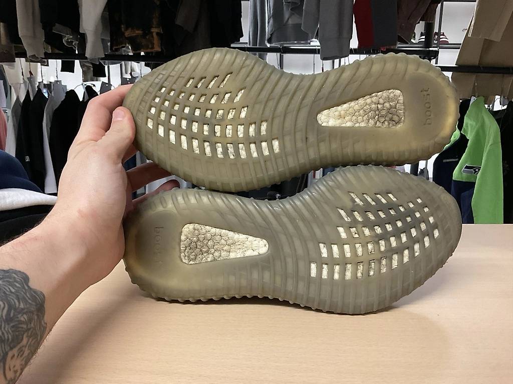 Yeezy Boost 350 V2 Beluga 2.0 Grösse 43 1/3 im Kanton Luzern - tutti.ch