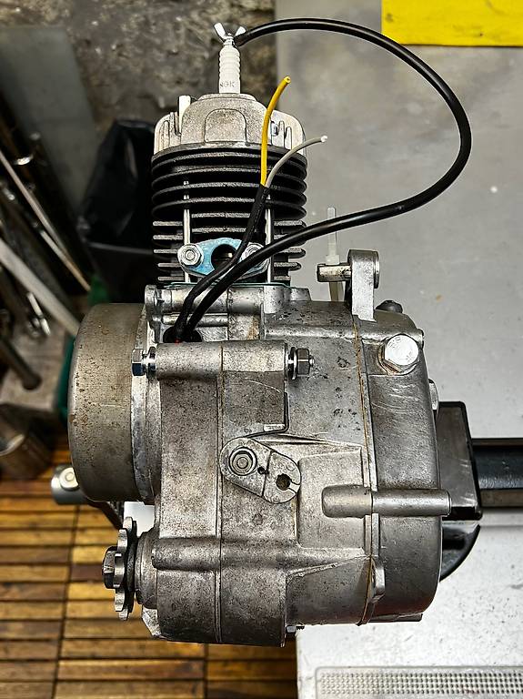 Puch-Velux x30 Motor im Kanton Schwyz - tutti.ch