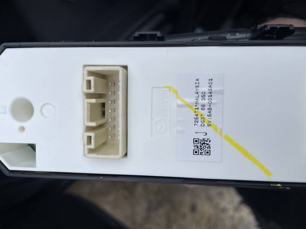 5AB-00145A01 Fensterheberschalter Mazda 2 1.5L 2018 im Kanton Luzern ...