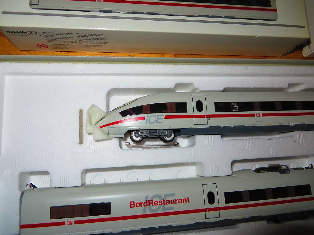 Triebzug Set ICE 3 DB, mit 3 Zusatzwagen, Märklin H0, OVP im Kanton Freiburg - tutti.ch