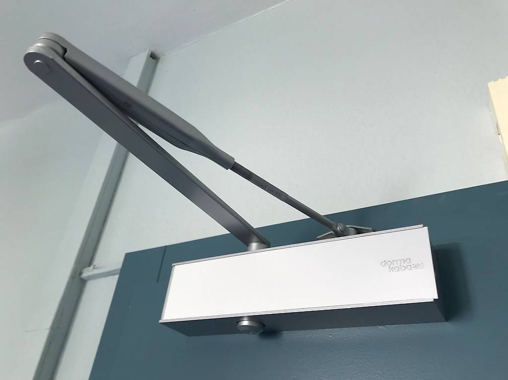 Türschliesser Dorma Kaba im Kanton Bern - tutti.ch