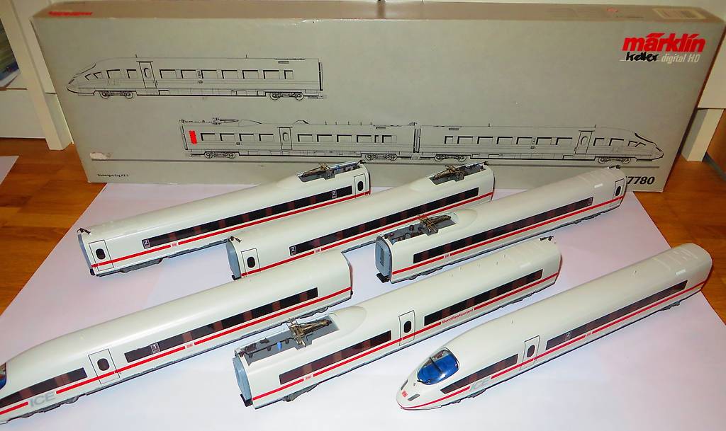Triebzug Set ICE 3 DB, mit 3 Zusatzwagen, Märklin H0, OVP im Kanton Freiburg - tutti.ch