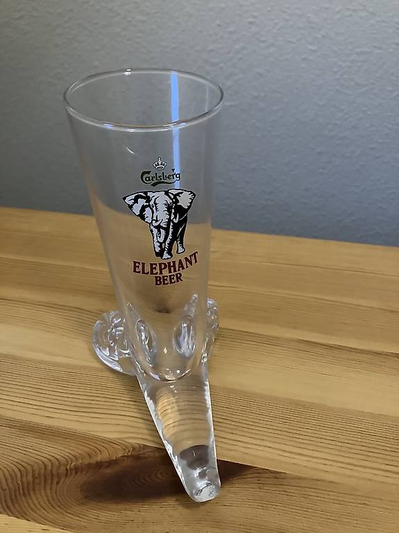 Carlsberg Elephant Beer Glas in Stosszahnform im Kanton Zürich - tutti.ch
