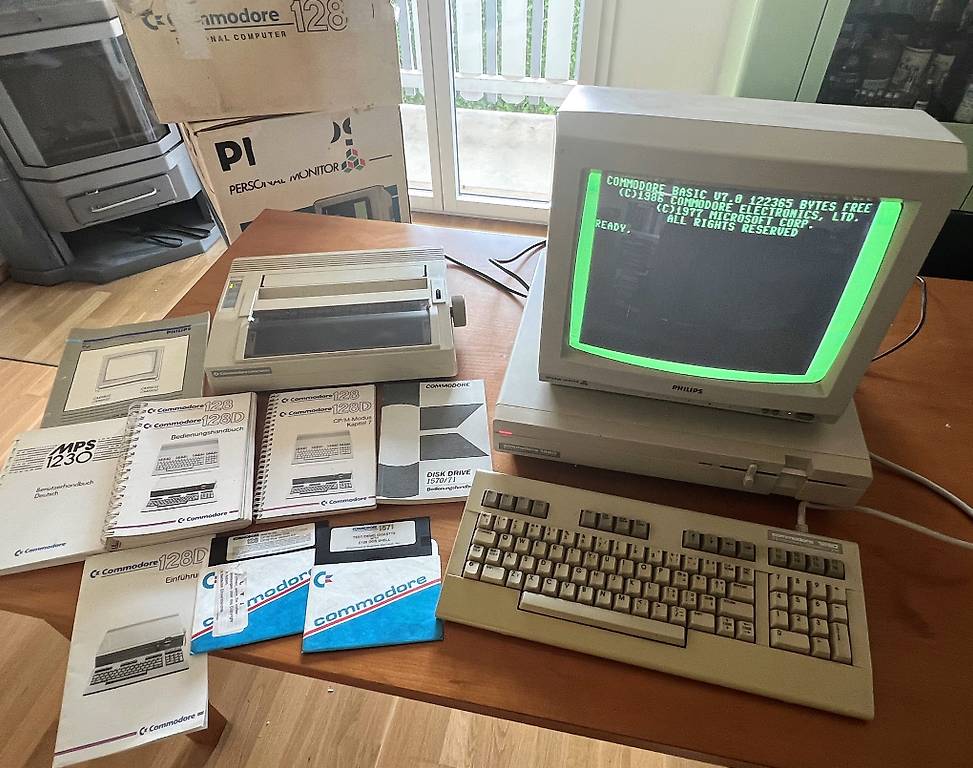 Commodore 128D mit Zubehöhr im Kanton Luzern - tutti.ch