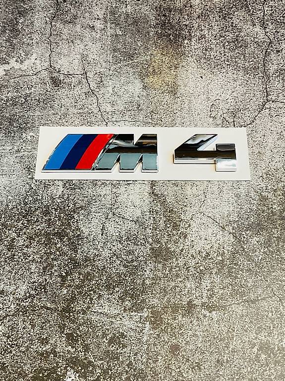 BMW M4 Emblem Logo Schriftzug NEU in Chrom im Kanton Solothurn - tutti.ch