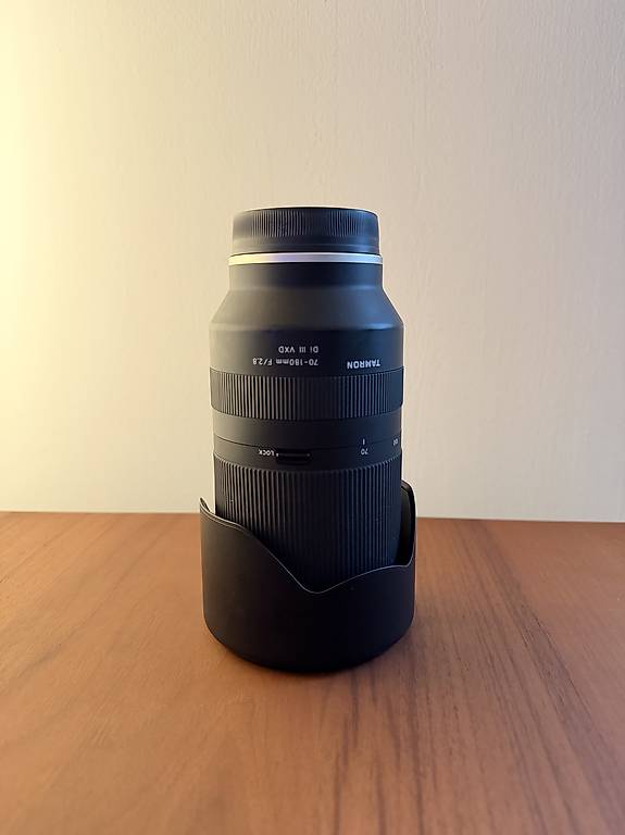 Objektiv Tamron 70-180mm F/2.8 Di III VXD für Sony im Kanton Zürich ...