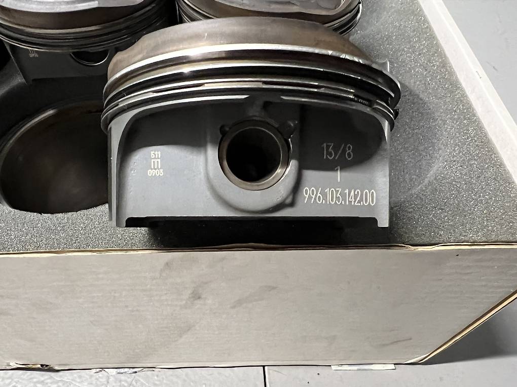 Porsche 996 - 997 GT3 - GT3 Cup 6 x Kolben und Zylinder im Kanton St ...