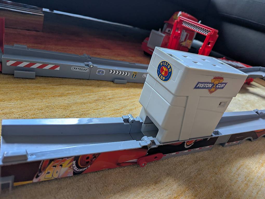 Disney Pixar Cars - Mac Autorennbahn im Kanton St. Gallen - tutti.ch