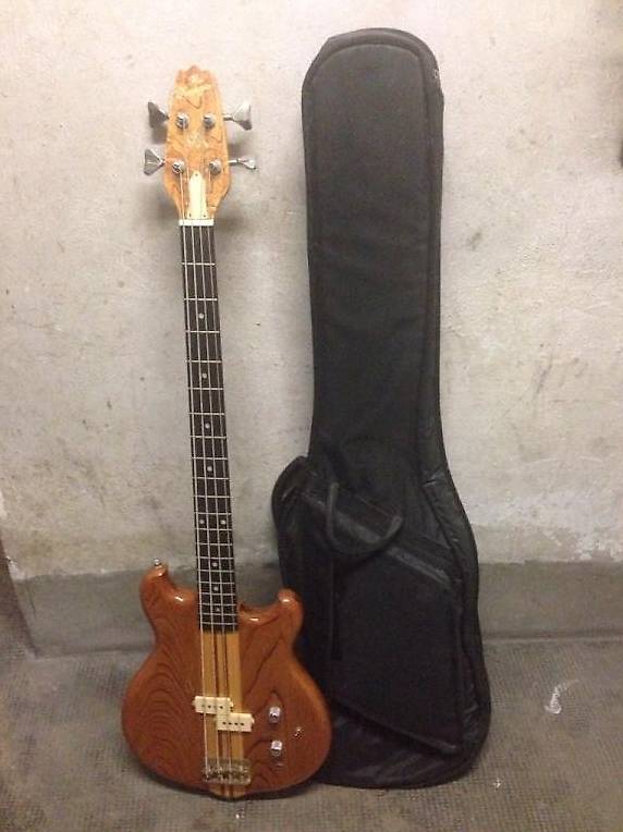 Bassgitarre The Kasuga im Kanton Basel-Stadt - tutti.ch