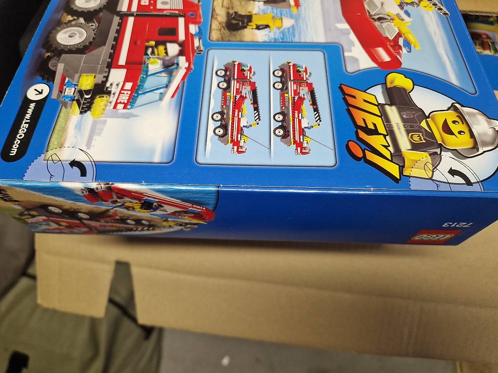 Lego Set "Feuerwehrtruck mit Löschboot" zu verkaufen! im Kanton Bern ...