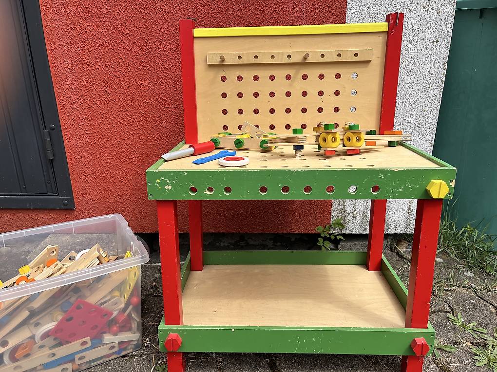 Werkbank aus Holz für Kinder Canton Grisons - tutti.ch