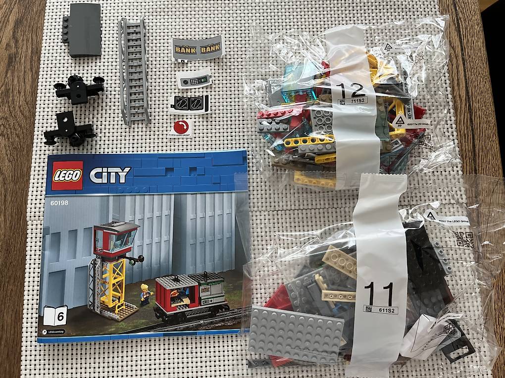 Lego City 60198 Schaltwärterhaus Containerwagen Stellwerk Cantone ...