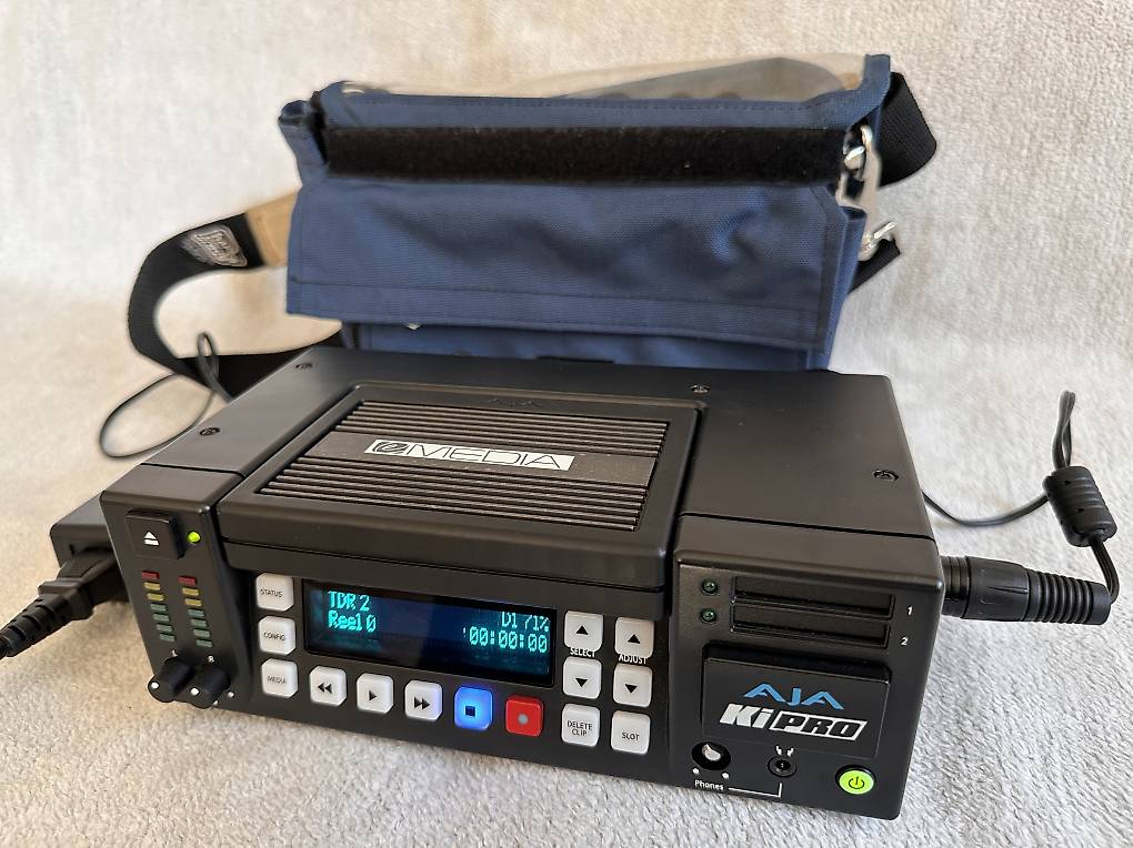 AJA Ki Pro HD SD Video Recorder Player & KI-SSD256USB-RO SET im Kanton ...