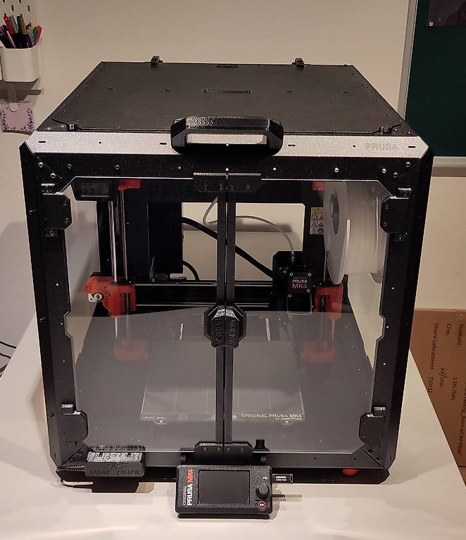 Prusa Mk4 3D Drucker mit Gehäuse, Aktivfilter und mehr! im Kanton Bern ...