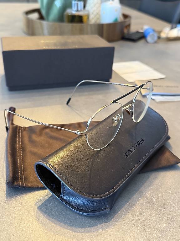 Giorgio Armani - Frames of Life Brillengestell im Kanton Zug - tutti.ch