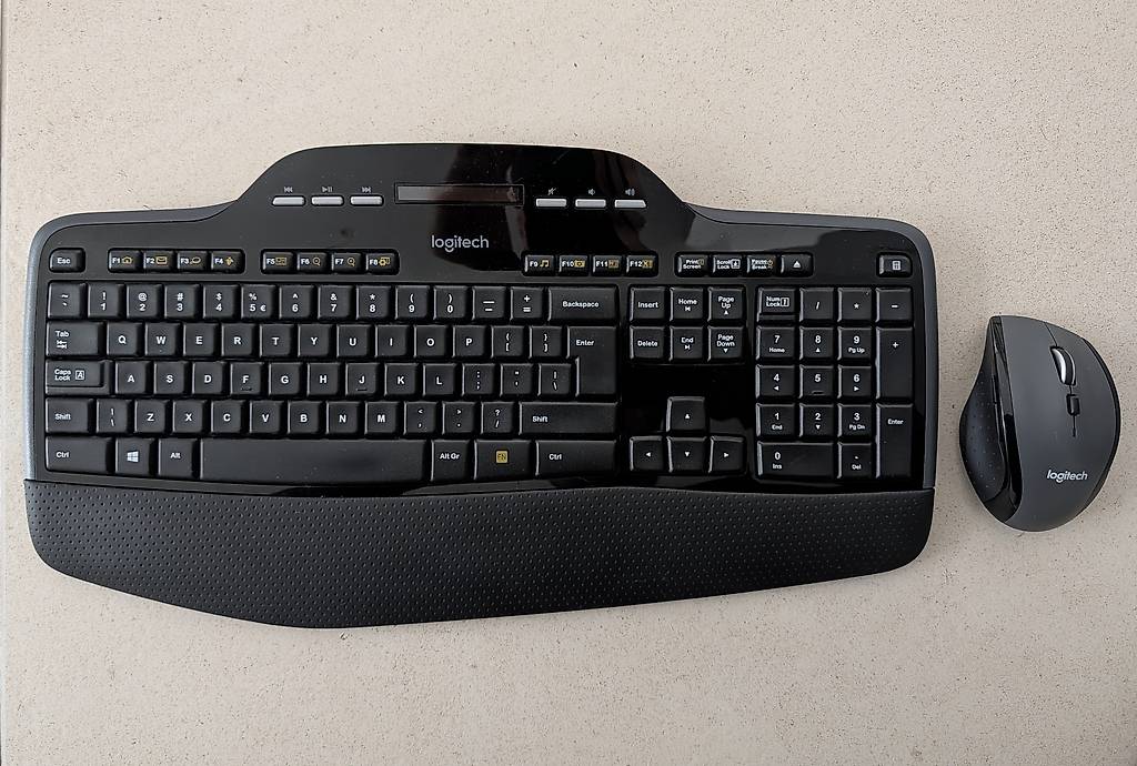 Logitech MK710 kabellose Tastatur/Mouse - US Layout im Kanton Nidwalden ...