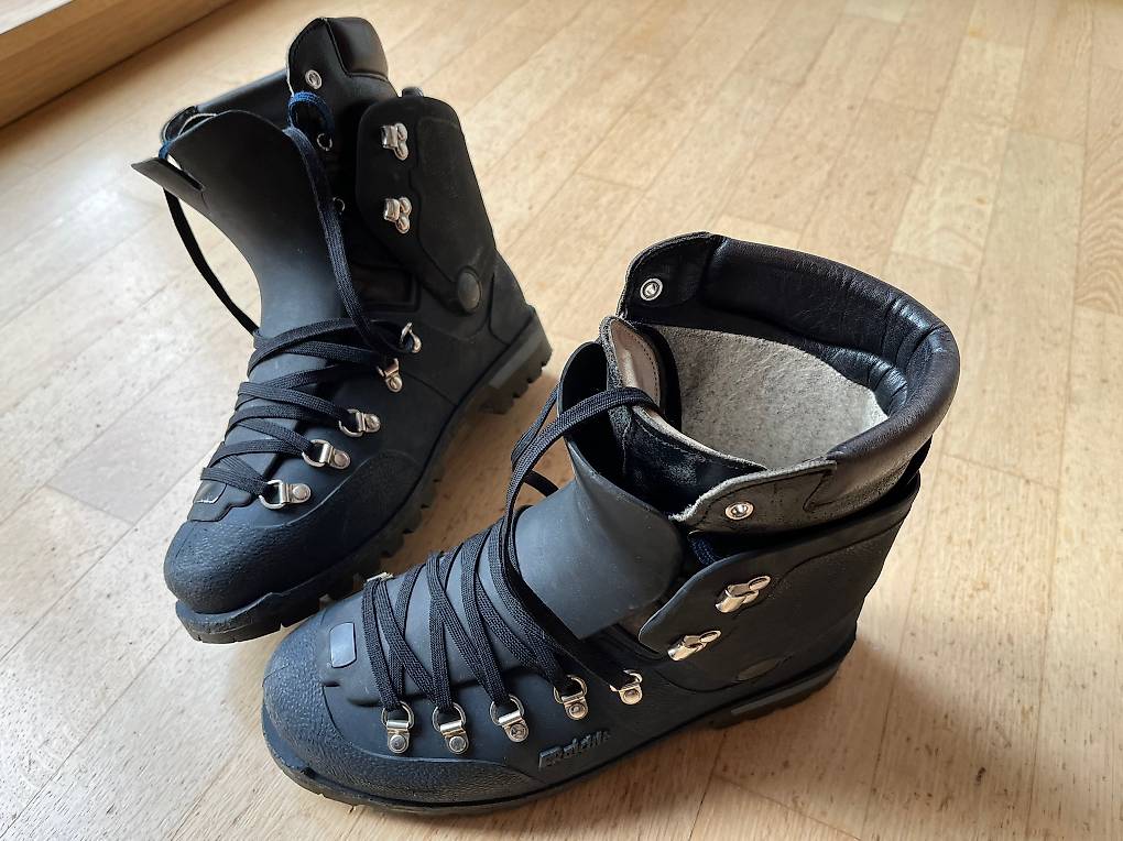 Raichle Militär Gebirgsschuhe mit Innenschuh im Kanton Basel-Stadt ...