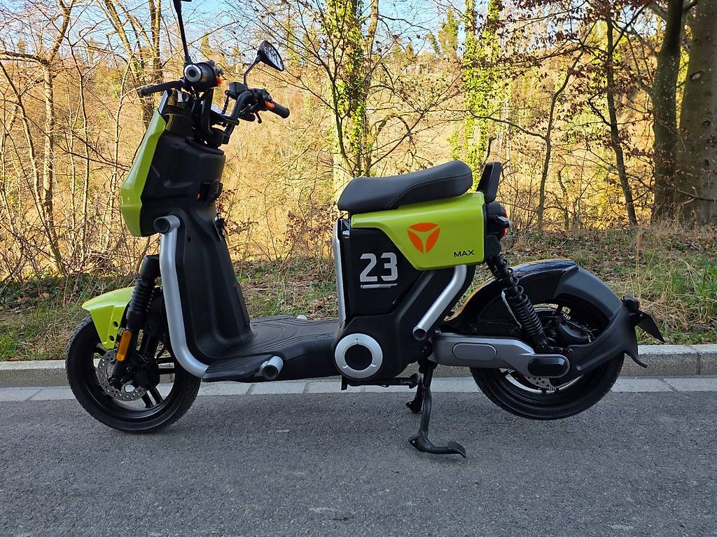 Yadea GFX MAX E-Scoteer im Kanton Aargau - tutti.ch