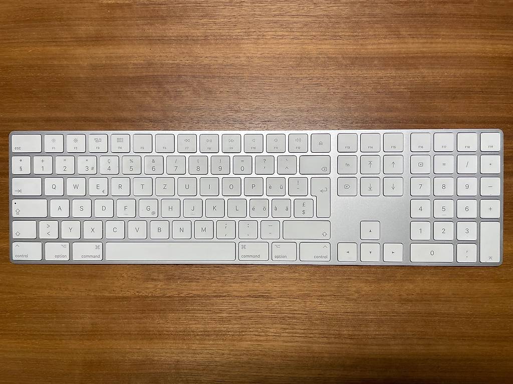 Apple Magic Keyboard mit Nummernblock im Kanton Zürich - tutti.ch