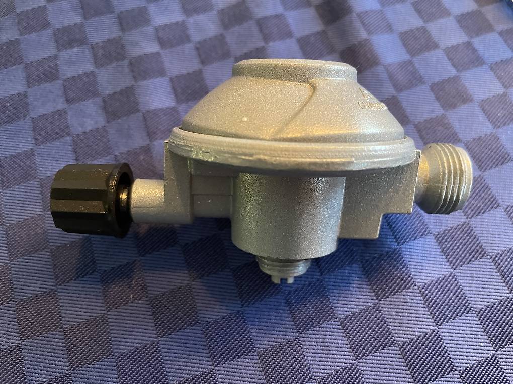 Gas-Niederdruckregler 28mbar, Butane JET GAZ Typ 794F - NEU im Kanton ...