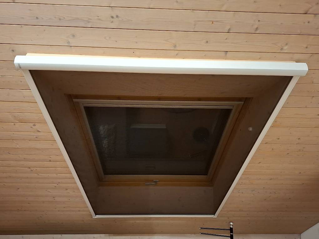 Insektenschutzrollo Dachfenster Velux im Kanton Basel-Landschaft - tutti.ch