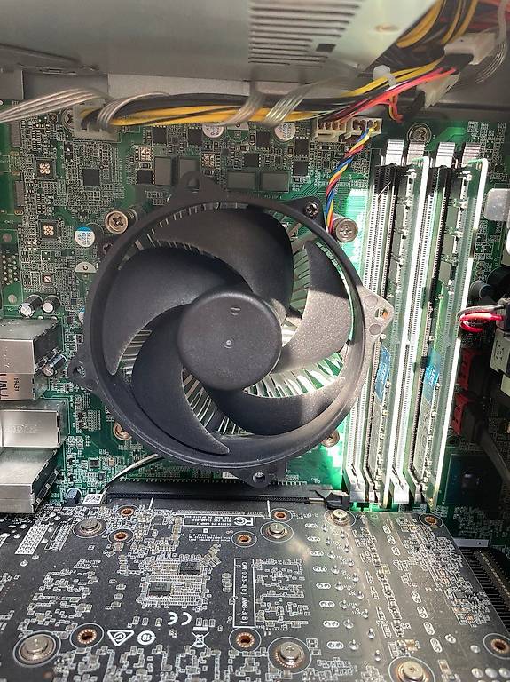Acer Predator NVIDIA 2060 SUPER + Intel i7-9700 im Kanton Tessin - tutti.ch