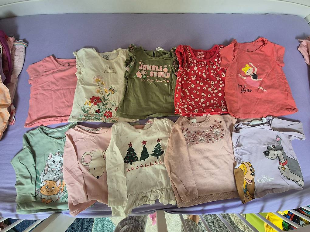 Large Bundle of Girls' Clothes - 30+ Pieces Size 86-92 im Kanton Zürich ...