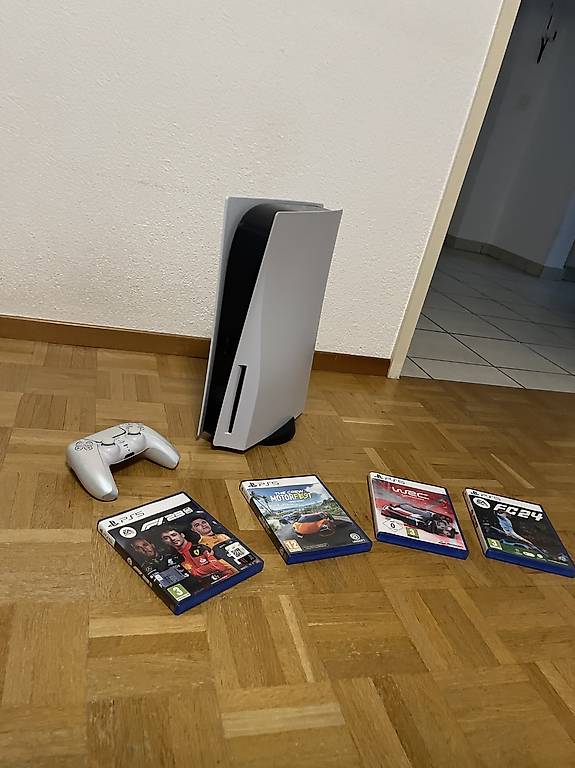 PS5 in ottimo stato + 4 giochi e 2 controller im Kanton Tessin - tutti.ch