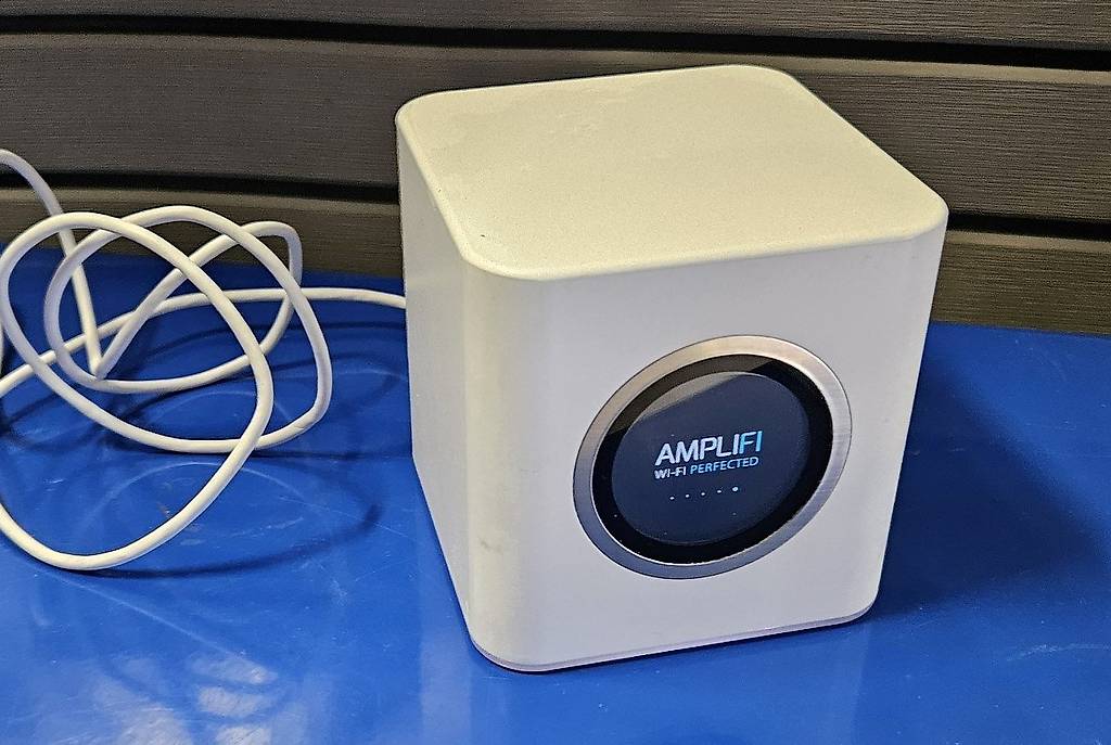 Ubiquiti Amplifi Mesh Router im Kanton Zürich - tutti.ch