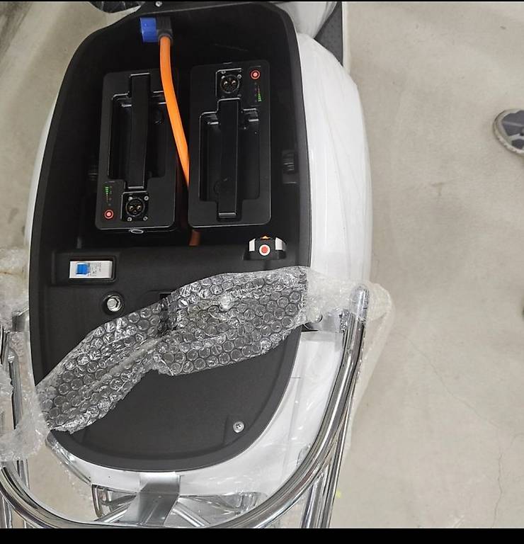 Elektroroller Elettrico 2.0, Lithium-Akku, 45km/h, 25 km/h im Kanton ... Elektroroller Elettrico 2.0, Lithium-Akku, 45km/h, 25 km/h im Kanton ...