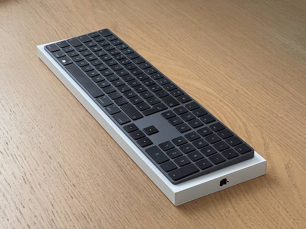 Apple Magic Keyboard mit Ziffernblock (Schwarz, Deutsch) im Kanton ...