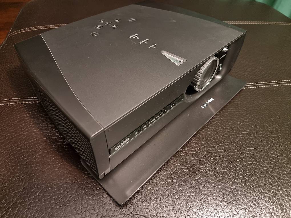 SANYO PLV-Z3 LCD Projektor/Beamer 1080p im Kanton Zürich - tutti.ch