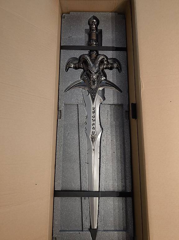 World of Warcraft Ashbringer A. Mograine SCHWERT 110cm NEU im Kanton ...