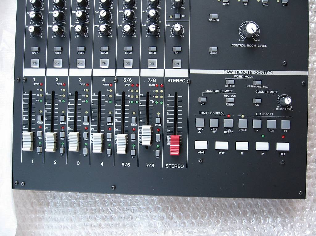 Yamaha N-8 Digital Mixing Studio Neu, ungebraucht !! im Kanton Zürich ...