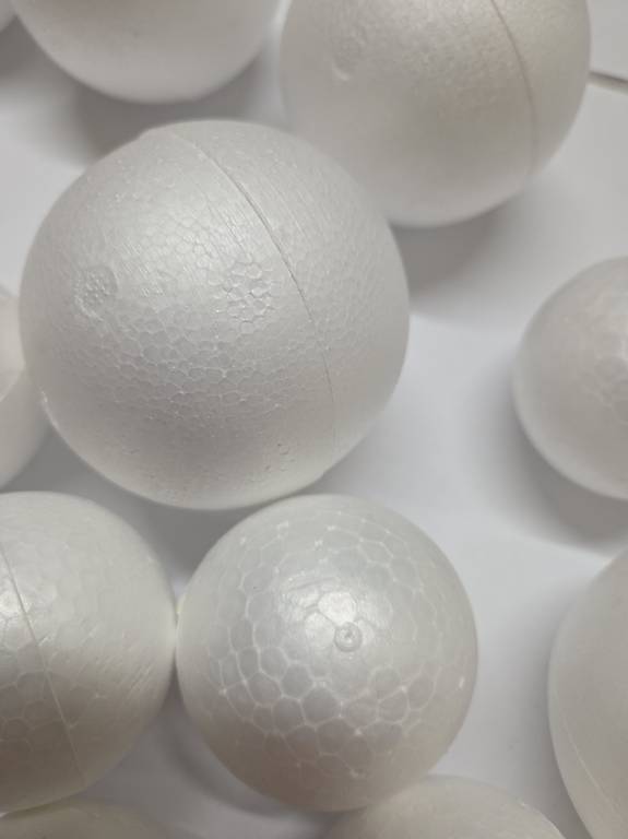 Styropor Kugeln und Eierformen div. Grösse im Kanton Zürich - tutti.ch