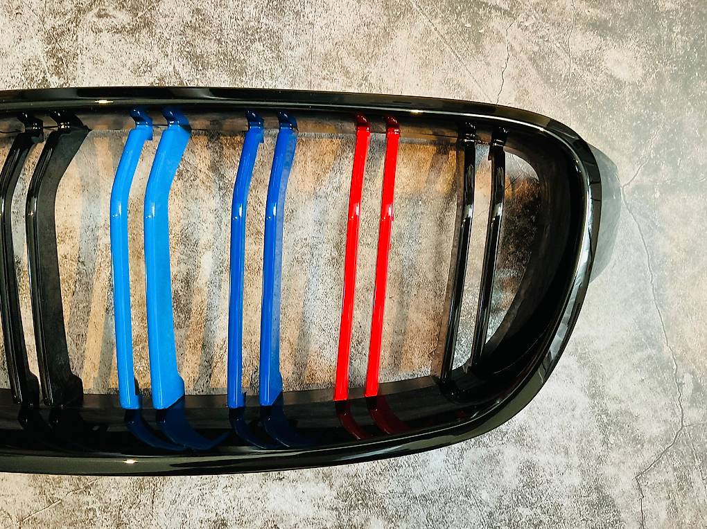 BMW Nieren M Doppelspeichen für 3 er F30 F31 F34 F35 M Color im Kanton Solothurn - tutti.ch