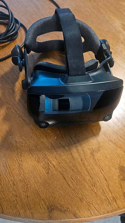 Valve Index VR Headset Set komplett mit Controllern im Kanton Glarus ...