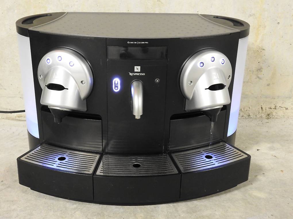 Nespresso Professional Kaffeemaschine Typ 705 / CS200 im Kanton Bern ...