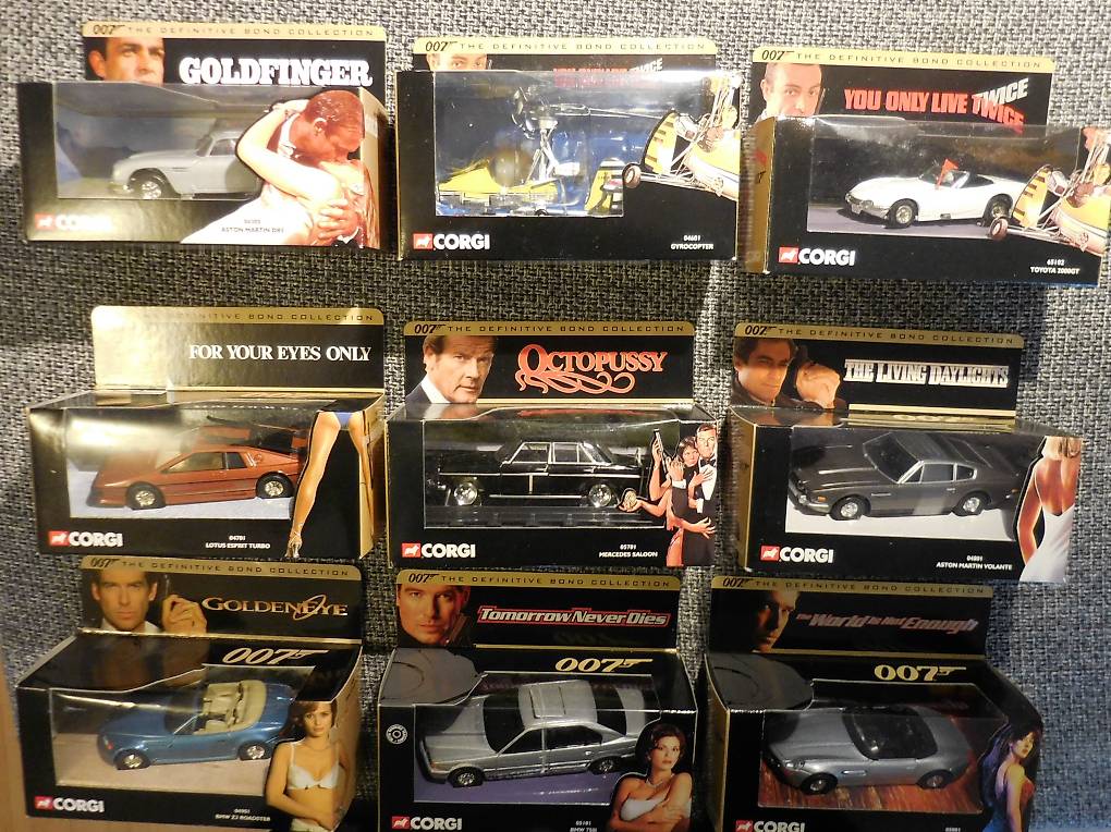 Bond Konvolut THE DEFINITIVE BOND COLLECTION im Kanton Basel-Landschaft ...