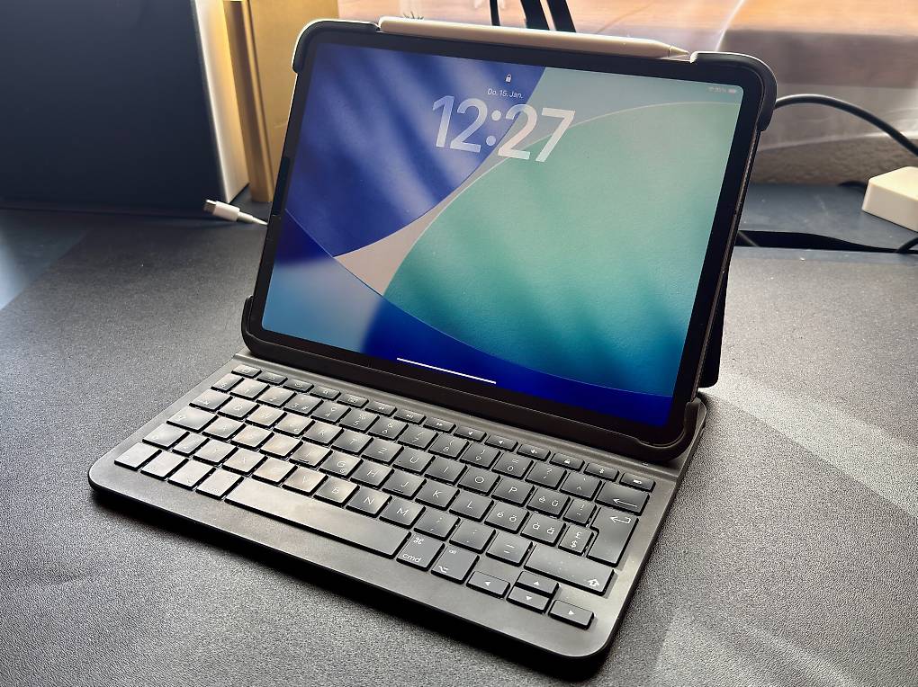 iPad Pro 11" 512GB (LTE) Bundle iOS 26.2 inkl. VIEL ZUBEHÖR! Cantone ...