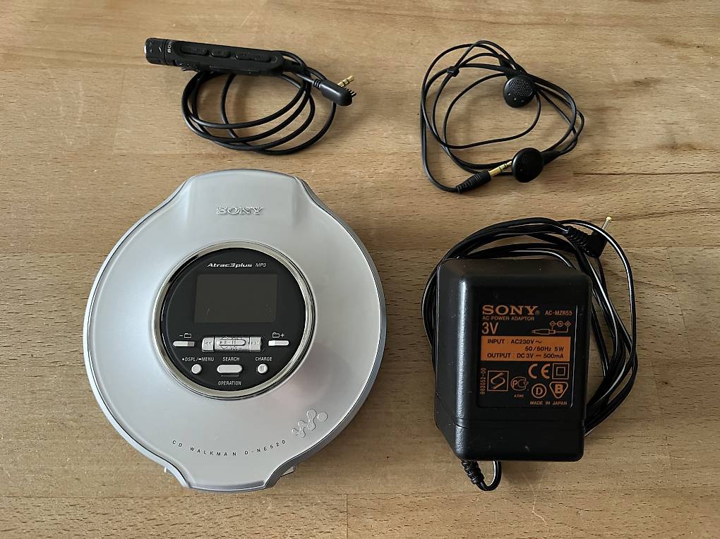Sony Discman D-NE520 mit originalem Zubehör im Kanton Zürich - tutti.ch